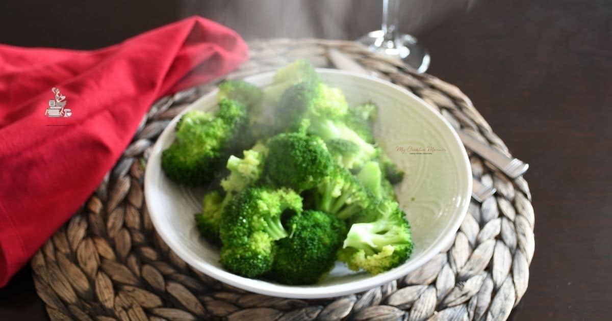 How To Make Steamed Broccoli On The Stovetop - My Creative Manner